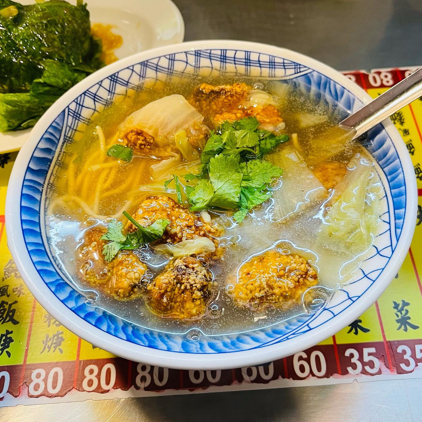 【2025寧夏夜市必吃】寧夏夜市美食TOP20，劉芋仔蛋黃芋餅、圓環邊蚵仔煎 - 好好玩FUNIT